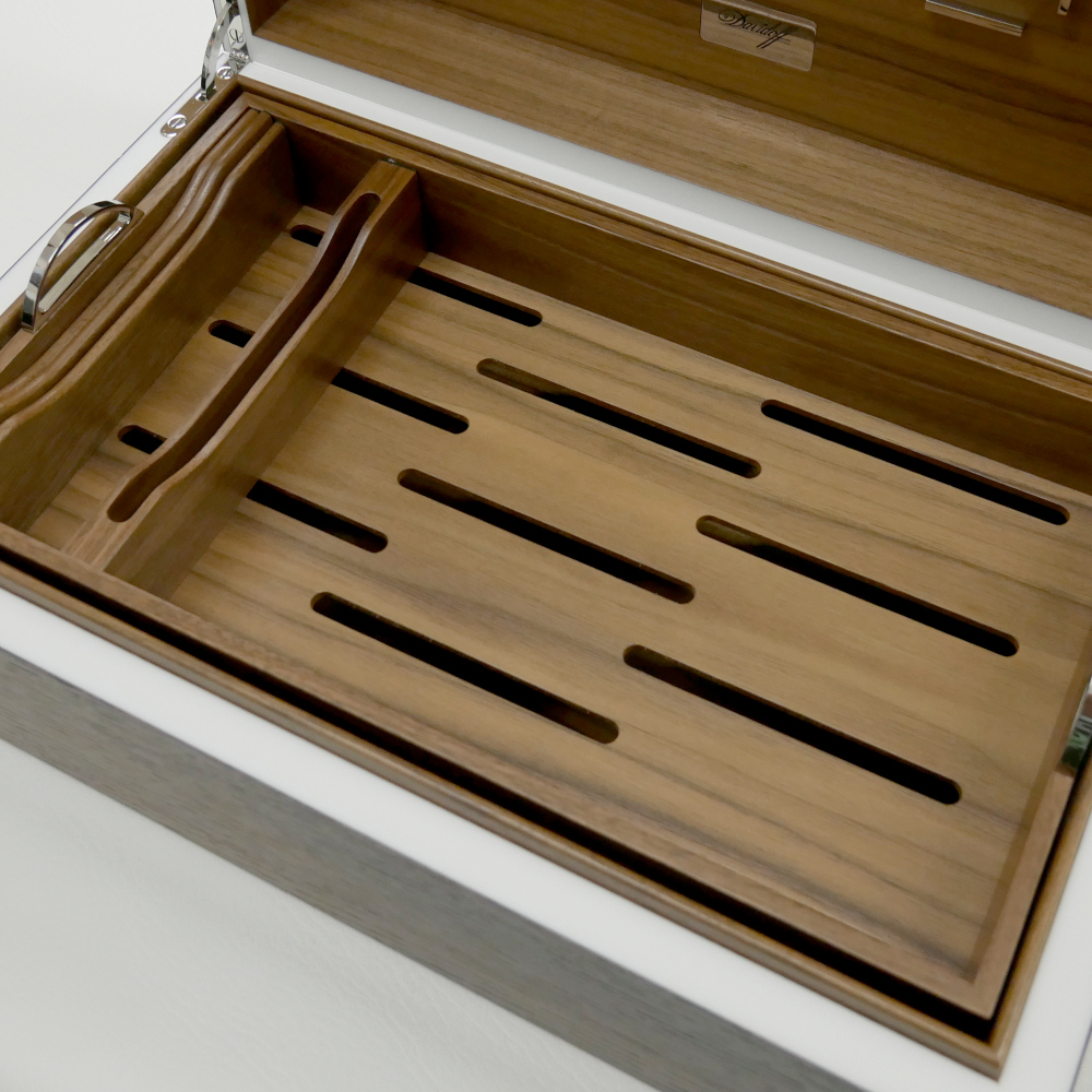 Davidoff Ambassador Humidor - Smoked Oak