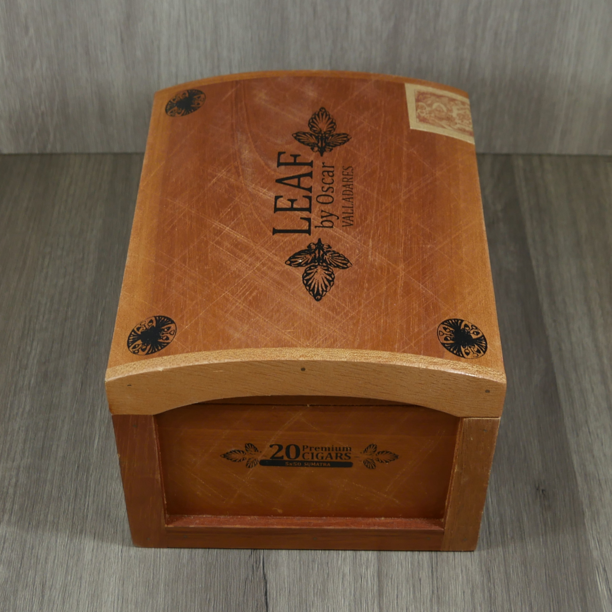 Empty Leaf by Oscar Valladares Robusto Sumatra Cigar Box