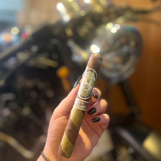 Alec Bradley Black Market Filthy Hooligan Barber Pole Toro Limited ...
