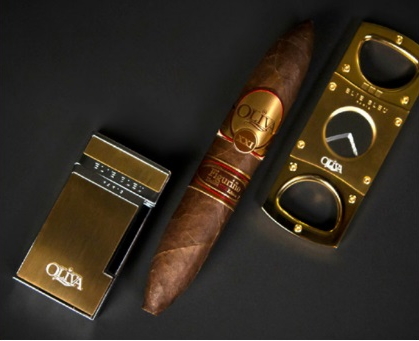 Oliva XXI Selection Humidor - 95 Cigars & Elie Bleu Accessories
