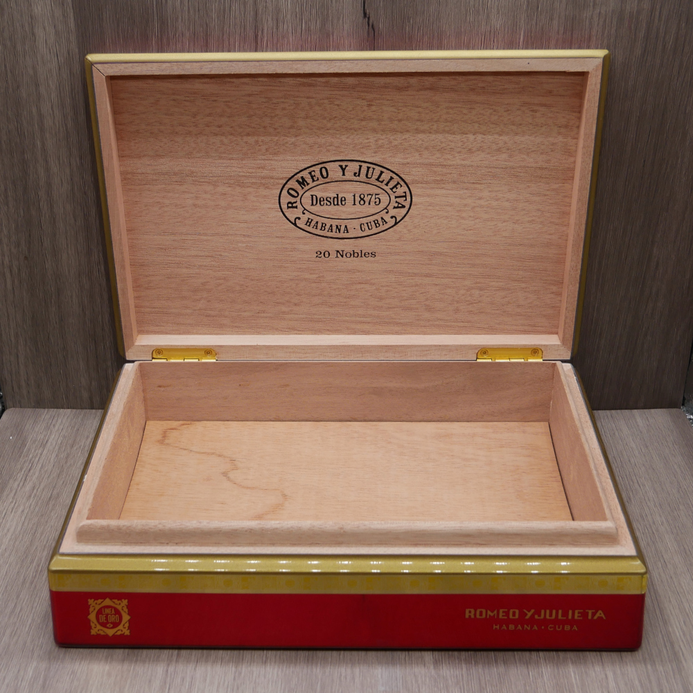 SLIGHT SECONDS - Empty Romeo y Julieta Nobles Box