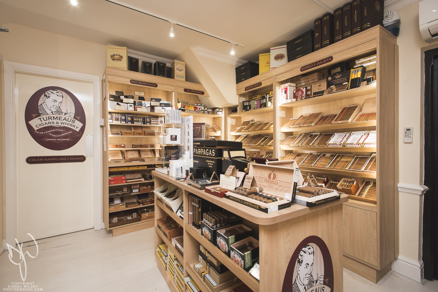 C.Gars Ltd 200th Anniversary - The Cigar Library